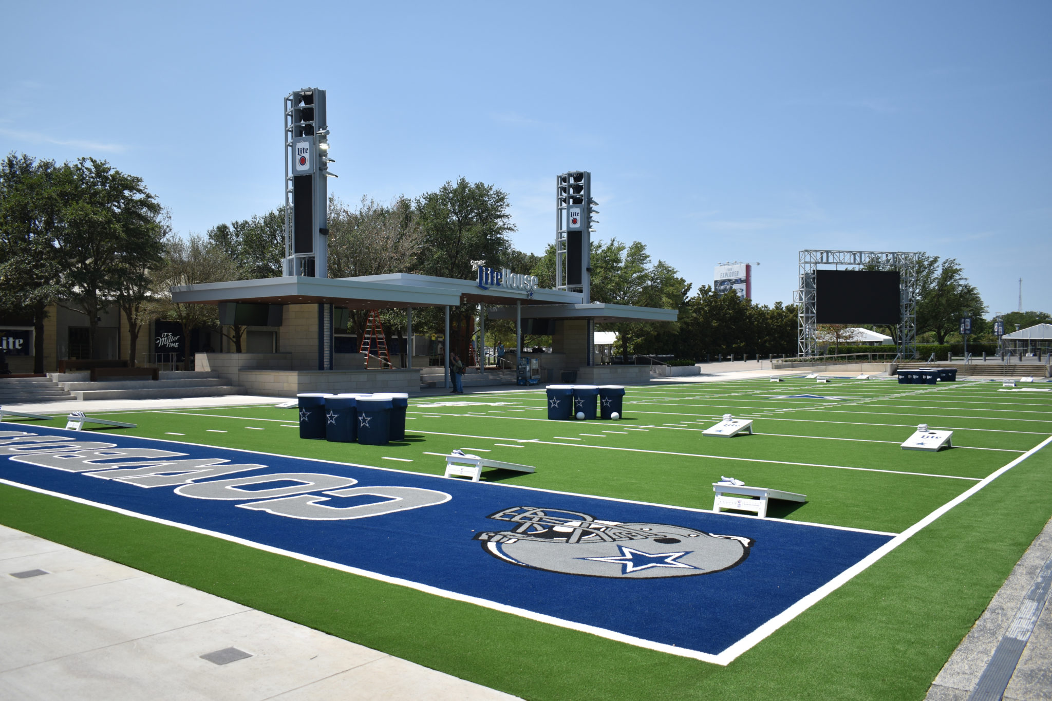 Miller Litehouse at AT&T Stadium – Advent