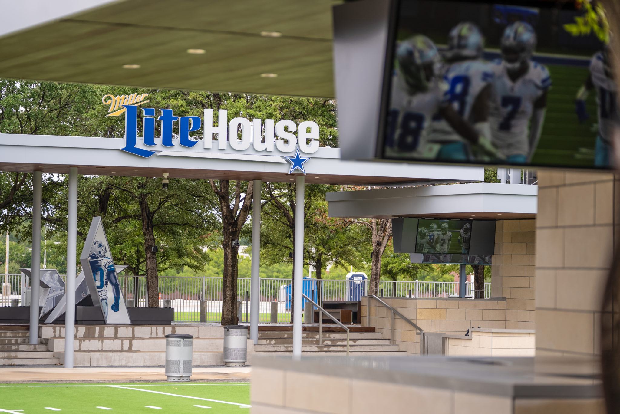 Miller Litehouse at AT&T Stadium – Advent